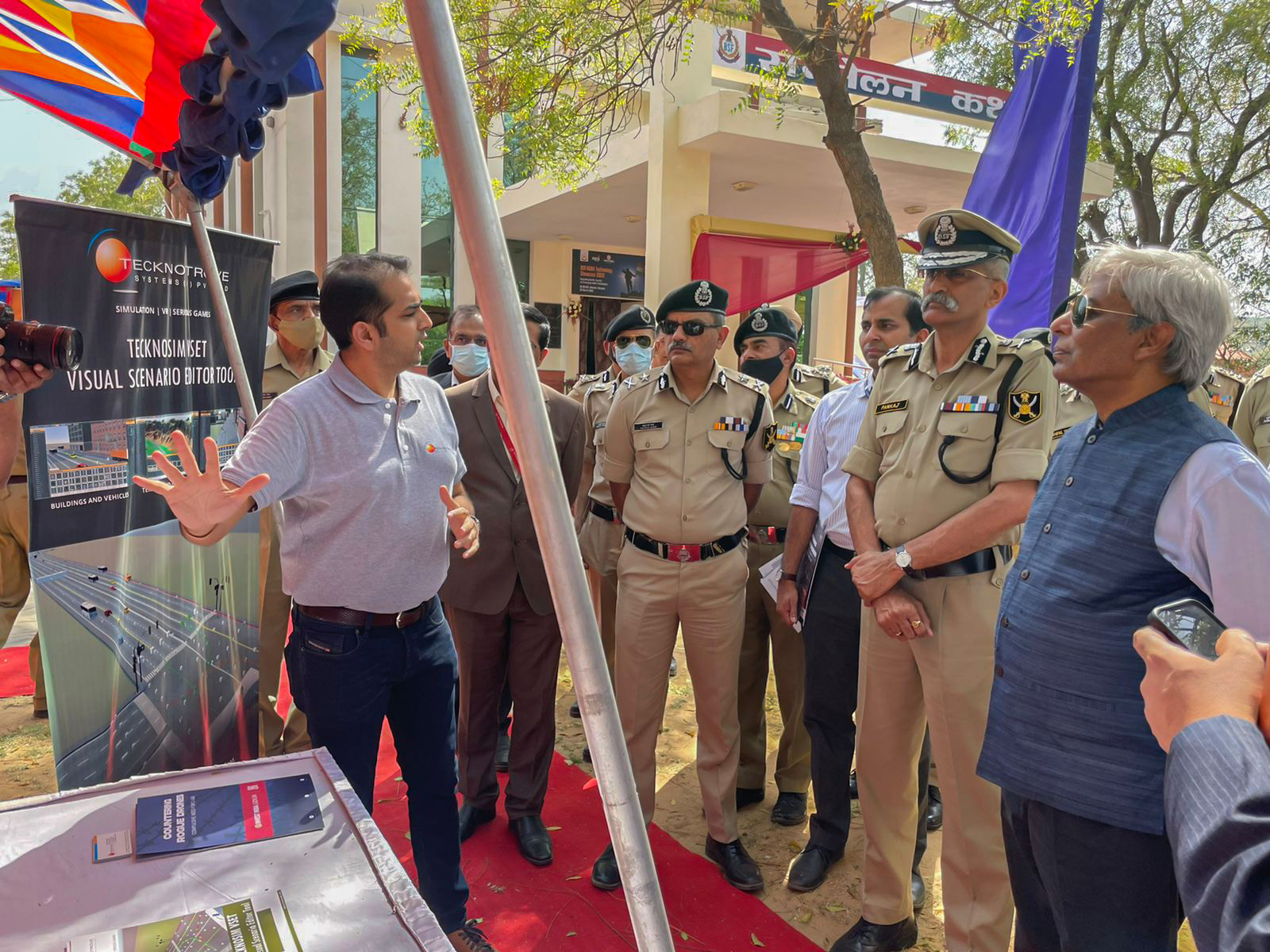 Tecknotrove showcases weapon firing training simulators to The Border ...